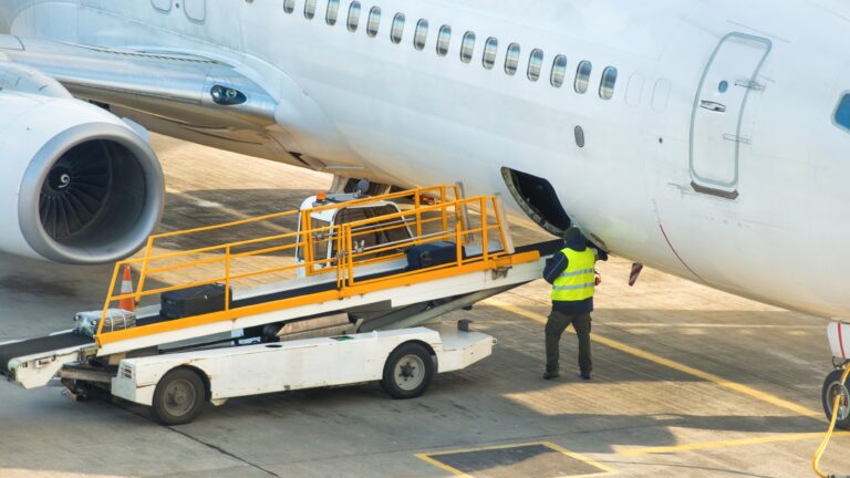 Ground Staff Career Guide: Roles, Responsibilities, Salary & Growth Opportunities in Aviation ...